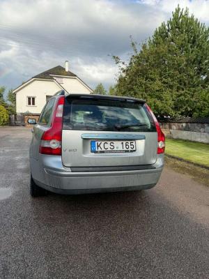 Grey Volvo V50 2005 in Panevezys, with an engine capacity of 2.44 L and mileage of 270 thousand km for 650 €, photo 4 on AUTOMOTO.COM.LV