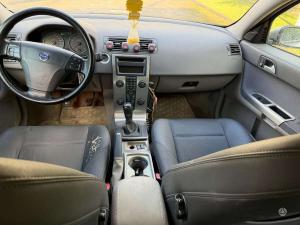 Grey Volvo V50 2005 in Panevezys, with an engine capacity of 2.44 L and mileage of 270 thousand km for 650 €, photo 6 on AUTOMOTO.COM.LV
