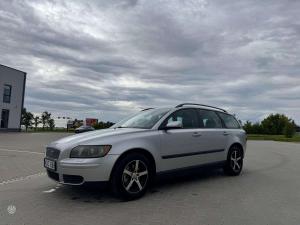 Pelēks Volvo V50 2005 Panevēža, ar dzinēja tilpumu 1.80 L un nobraukumu 299 tūkst. km par 1199 €, foto 3 vietnē AUTOMOTO.COM.LV