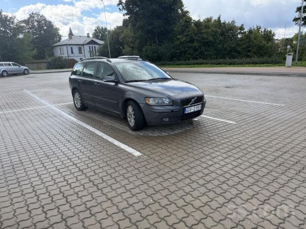 Pelēks Volvo V50 2005 Saldus, ar dzinēja tilpumu 1.60 L un nobraukumu 360 tūkst. km par 700 €, foto 1 vietnē AUTOMOTO.COM.LV