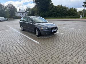 Pelēks Volvo V50 2005 Saldus, ar dzinēja tilpumu 1.60 L un nobraukumu 360 tūkst. km par 700 €, foto  vietnē AUTOMOTO.COM.LV