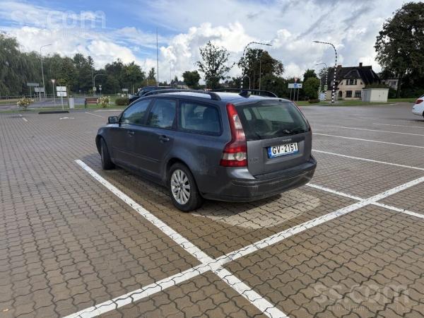Pelēks Volvo V50 2005 Saldus, ar dzinēja tilpumu 1.60 L un nobraukumu 360 tūkst. km par 700 €, foto 4 vietnē AUTOMOTO.COM.LV