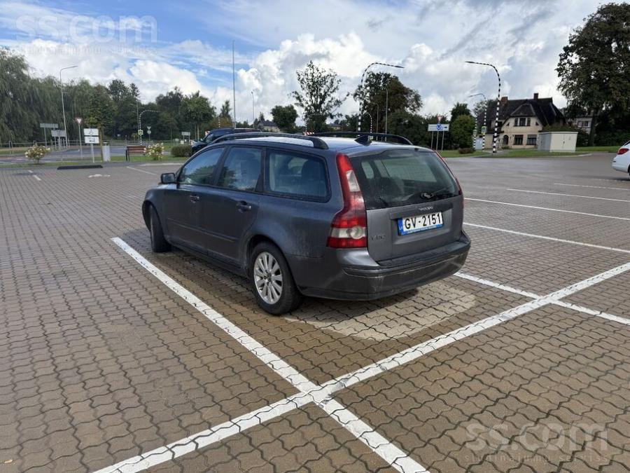Pelēks Volvo V50 2005 Saldus, ar dzinēja tilpumu 1.60 L un nobraukumu 360 tūkst. km par 700 €, foto 4 vietnē AUTOMOTO.COM.LV
