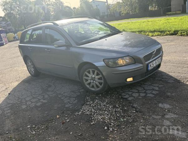 Pelēks Volvo V50 2005 Talsi, ar dzinēja tilpumu 2.00 L un nobraukumu 395 tūkst. km par 7950 €, foto 3 vietnē AUTOMOTO.COM.LV