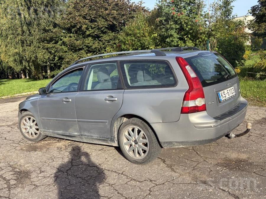 Pelēks Volvo V50 2005 Talsi, ar dzinēja tilpumu 2.00 L un nobraukumu 395 tūkst. km par 7950 €, foto 5 vietnē AUTOMOTO.COM.LV