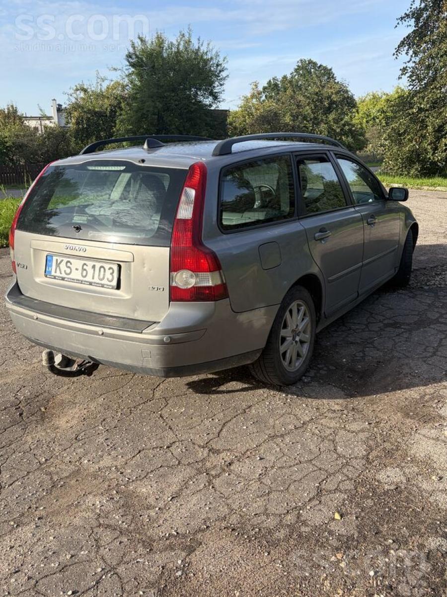 Pelēks Volvo V50 2005 Talsi, ar dzinēja tilpumu 2.00 L un nobraukumu 395 tūkst. km par 7950 €, foto 7 vietnē AUTOMOTO.COM.LV