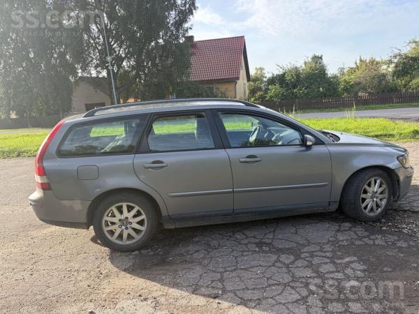 Pelēks Volvo V50 2005 Talsi, ar dzinēja tilpumu 2.00 L un nobraukumu 395 tūkst. km par 7950 €, foto 8 vietnē AUTOMOTO.COM.LV