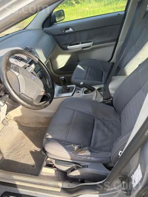 Pelēks Volvo V50 2005 Talsi, ar dzinēja tilpumu 2.00 L un nobraukumu 395 tūkst. km par 7950 €, foto 12 vietnē AUTOMOTO.COM.LV