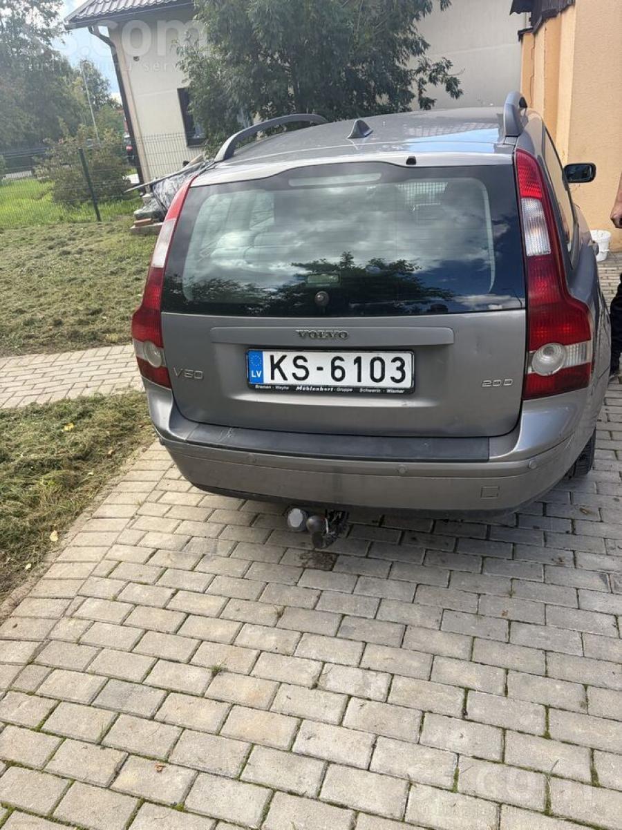 Pelēks Volvo V50 2005 Talsi, ar dzinēja tilpumu 2.00 L un nobraukumu 395 tūkst. km par 7950 €, foto 16 vietnē AUTOMOTO.COM.LV
