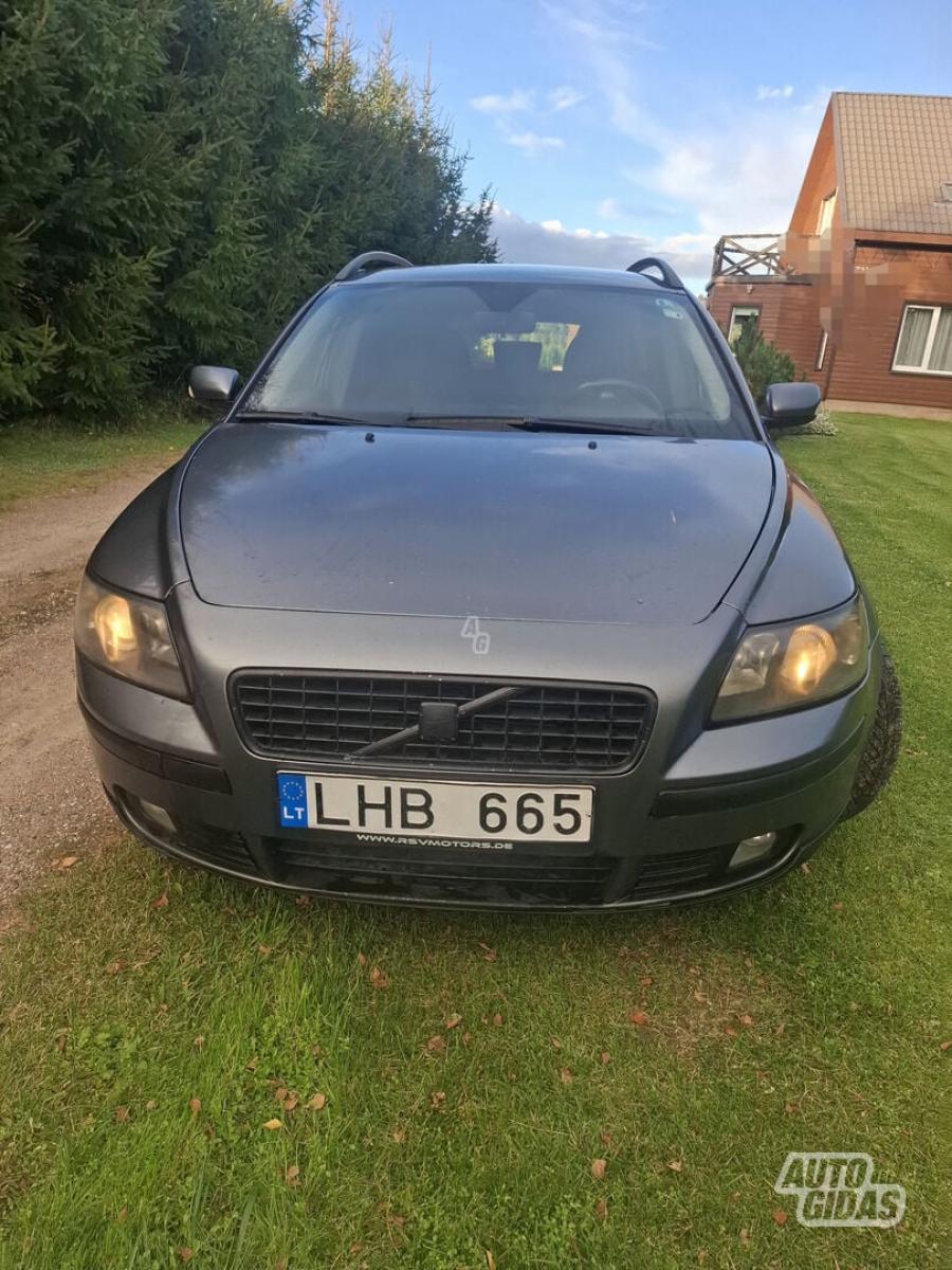 Grey Volvo V50 2005 in Elektrenai, with an engine capacity of 2.00 L and mileage of 490 thousand km for 999 €, photo 6 on AUTOMOTO.COM.LV