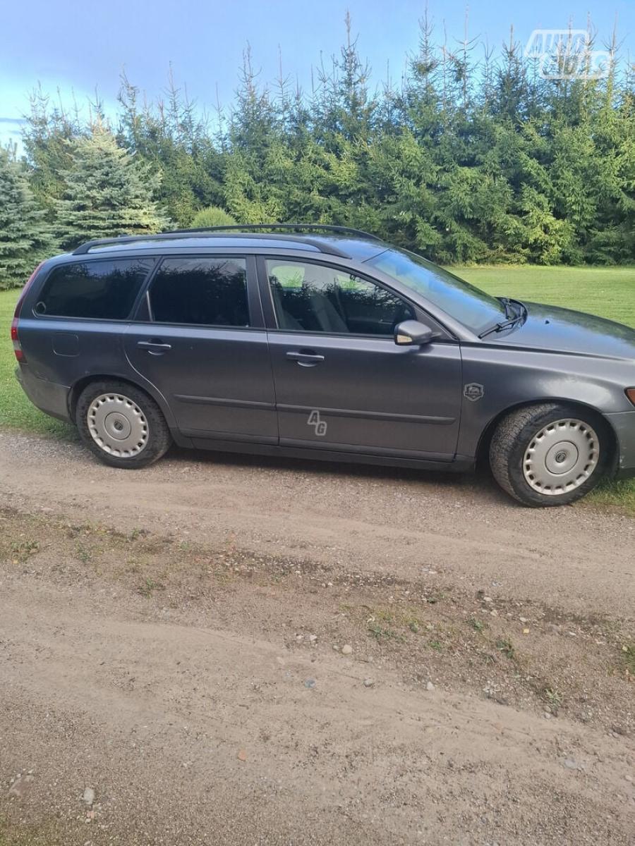 Grey Volvo V50 2005 in Elektrenai, with an engine capacity of 2.00 L and mileage of 490 thousand km for 999 €, photo 8 on AUTOMOTO.COM.LV