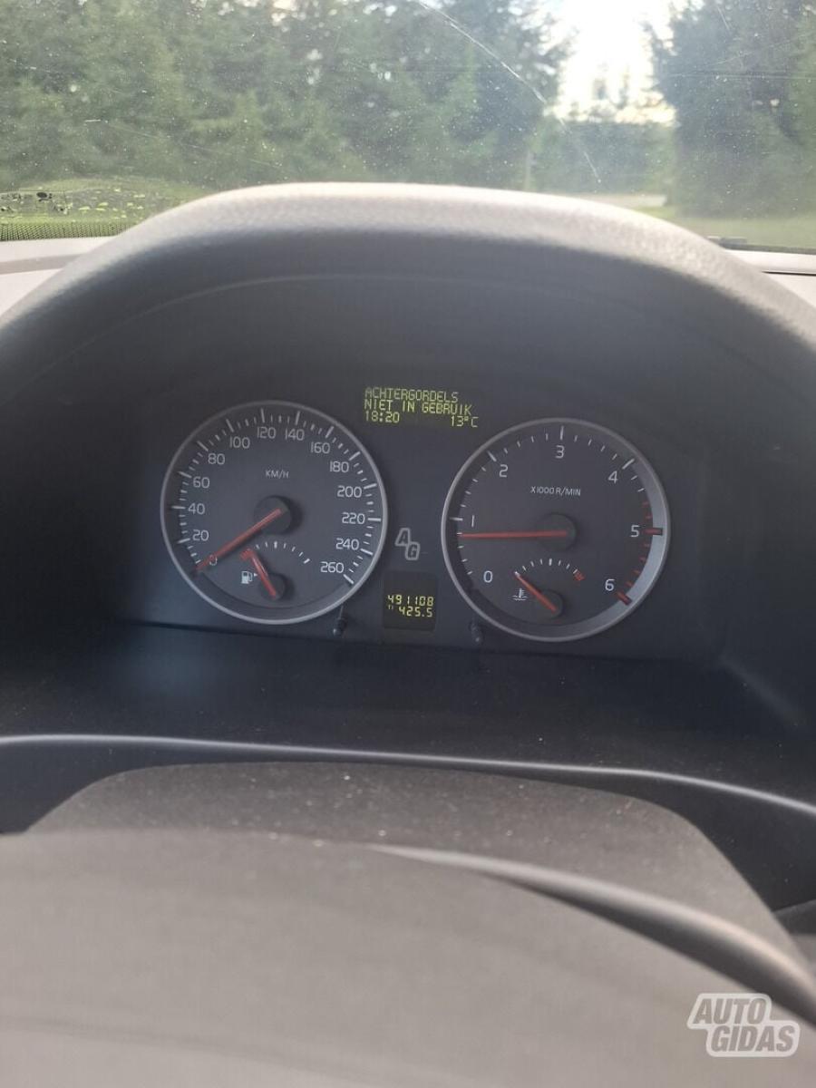 Grey Volvo V50 2005 in Elektrenai, with an engine capacity of 2.00 L and mileage of 490 thousand km for 999 €, photo 15 on AUTOMOTO.COM.LV