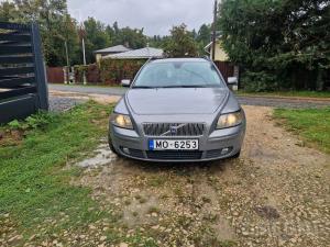 Pelēks Volvo V50 2005 Rīga, ar dzinēja tilpumu 2.40 L un nobraukumu 251 tūkst. km par 1250 €, foto 3 vietnē AUTOMOTO.COM.LV