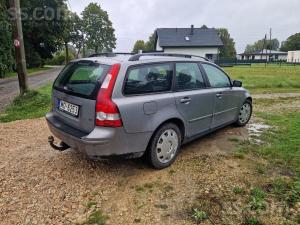 Pelēks Volvo V50 2005 Rīga, ar dzinēja tilpumu 2.40 L un nobraukumu 251 tūkst. km par 1250 €, foto 5 vietnē AUTOMOTO.COM.LV