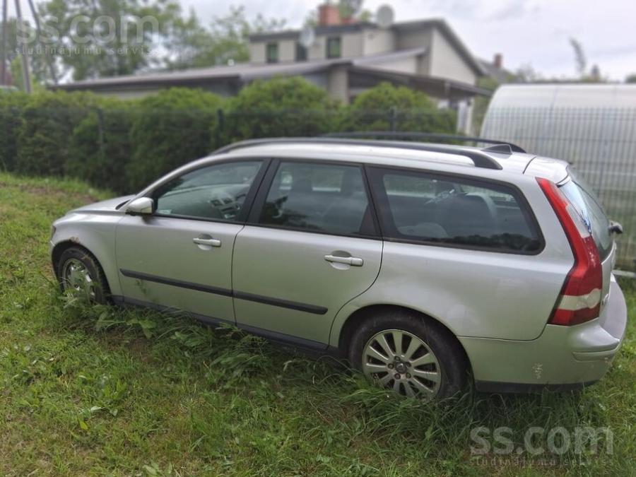 Pelēks Volvo V50 2006 Jēkabpils, ar dzinēja tilpumu 1.80 L un nobraukumu 276 tūkst. km par 1000 €, foto 5 vietnē AUTOMOTO.COM.LV