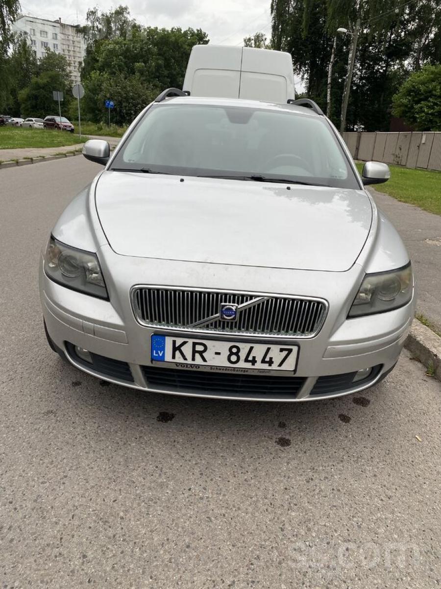 Grey Volvo V50 2006 in Riga, with an engine capacity of 2.00 L and mileage of 310 thousand km for 1599 €, photo 6 on AUTOMOTO.COM.LV