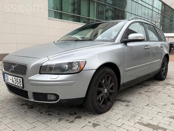 Pelēks Volvo V50 2006 Rīga, ar dzinēja tilpumu 2.40 L un nobraukumu 0 tūkst. km par 3400 €, foto 2 vietnē AUTOMOTO.COM.LV