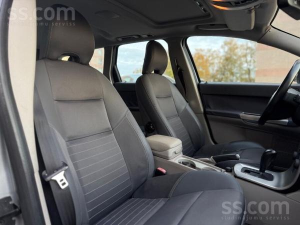Pelēks Volvo V50 2006 Rīga, ar dzinēja tilpumu 2.40 L un nobraukumu 0 tūkst. km par 3400 €, foto 5 vietnē AUTOMOTO.COM.LV