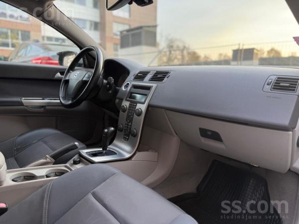 Pelēks Volvo V50 2006 Rīga, ar dzinēja tilpumu 2.40 L un nobraukumu 0 tūkst. km par 3400 €, foto 6 vietnē AUTOMOTO.COM.LV