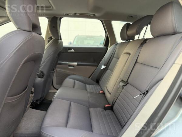 Pelēks Volvo V50 2006 Rīga, ar dzinēja tilpumu 2.40 L un nobraukumu 0 tūkst. km par 3400 €, foto 7 vietnē AUTOMOTO.COM.LV