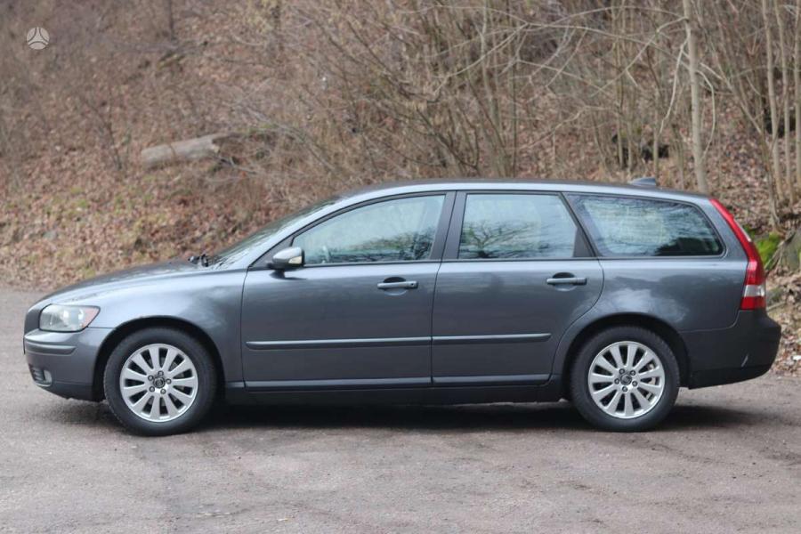Pelēks Volvo V50 2006 Viļņa, ar dzinēja tilpumu 1.56 L un nobraukumu 386 tūkst. km par 1500 €, foto 4 vietnē AUTOMOTO.COM.LV