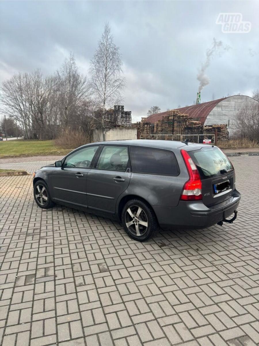 Grey Volvo V50 2006 in Kaunas, with an engine capacity of 2.00 L and mileage of 309 thousand km for 950 €, photo 3 on AUTOMOTO.COM.LV