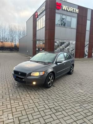 Grey Volvo V50 2006 in Kaunas, with an engine capacity of 2.00 L and mileage of 309 thousand km for 950 €, photo 4 on AUTOMOTO.COM.LV