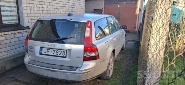 Grey Volvo V50 2006 in Daugavpils, with an engine capacity of 2.00 L and mileage of 287 thousand km for 1700 €, photo 2 on AUTOMOTO.COM.LV