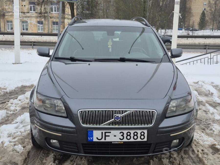 Grey Volvo V50 2006 in Riga, with an engine capacity of 2.00 L and mileage of 0 thousand km for 1900 €, photo 2 on AUTOMOTO.COM.LV