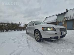 Pelēks Volvo V50 2006 Rīga, ar dzinēja tilpumu 2.40 L un nobraukumu 431 tūkst. km par 2000 €, foto  vietnē AUTOMOTO.COM.LV