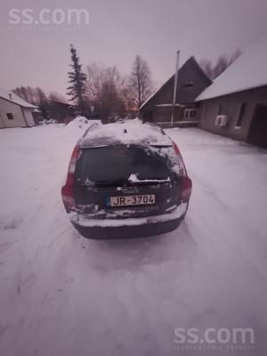 Grey Volvo V50 2006 in Valmiera, with an engine capacity of 1.60 L and mileage of 412 thousand km for 800 €, photo 2 on AUTOMOTO.COM.LV