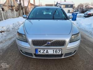 Pelēks Volvo V50 2006 Alīta, ar dzinēja tilpumu 2.00 L un nobraukumu 312 tūkst. km par 1250 €, foto 3 vietnē AUTOMOTO.COM.LV