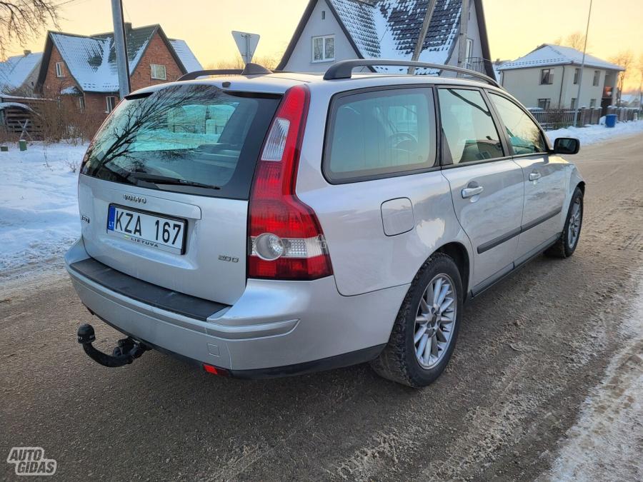 Pelēks Volvo V50 2006 Alīta, ar dzinēja tilpumu 2.00 L un nobraukumu 312 tūkst. km par 1250 €, foto 7 vietnē AUTOMOTO.COM.LV
