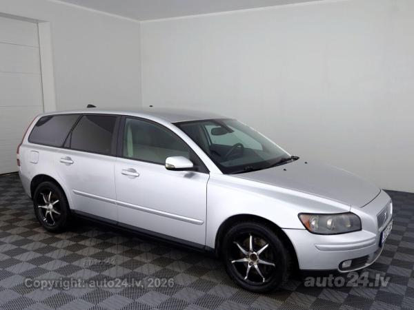 Pelēks Volvo V50 2006 Tallina, ar dzinēja tilpumu 2.40 L un nobraukumu 306 tūkst. km par 1499 €, foto 1 vietnē AUTOMOTO.COM.LV