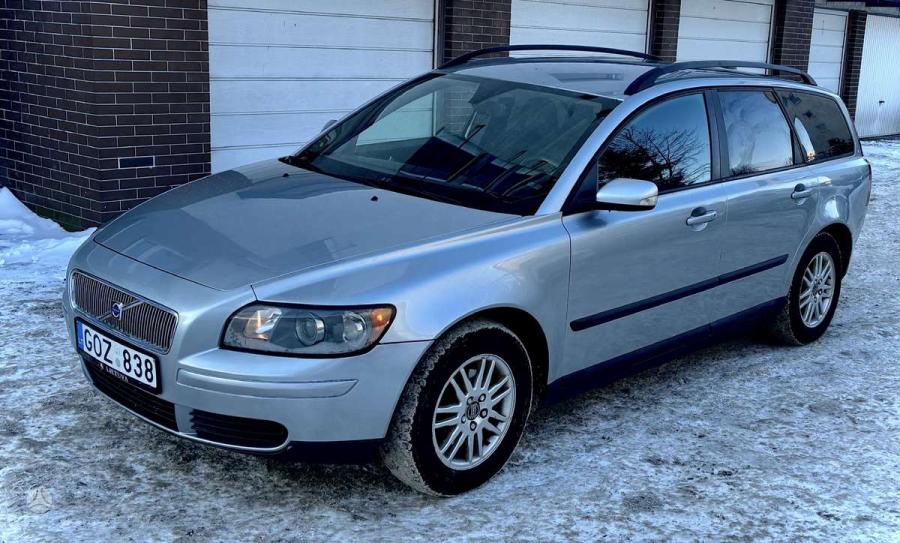 Pelēks Volvo V50 2006 Viļņa, ar dzinēja tilpumu 1.60 L un nobraukumu 250 tūkst. km par 1850 €, foto 1 vietnē AUTOMOTO.COM.LV