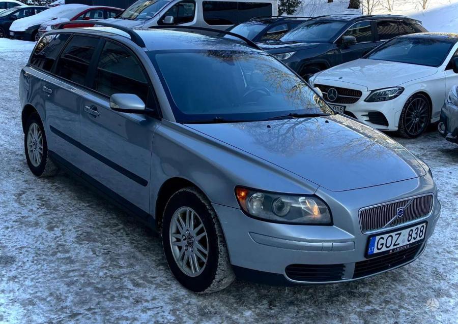 Pelēks Volvo V50 2006 Viļņa, ar dzinēja tilpumu 1.60 L un nobraukumu 250 tūkst. km par 1850 €, foto 6 vietnē AUTOMOTO.COM.LV