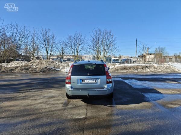 Pelēks Volvo V50 2006 Kauņa, ar dzinēja tilpumu 2.00 L un nobraukumu 250 tūkst. km par 2500 €, foto 5 vietnē AUTOMOTO.COM.LV