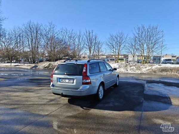 Pelēks Volvo V50 2006 Kauņa, ar dzinēja tilpumu 2.00 L un nobraukumu 250 tūkst. km par 2500 €, foto 6 vietnē AUTOMOTO.COM.LV