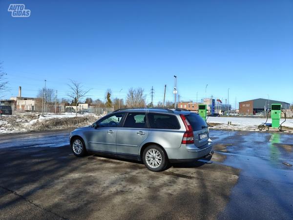 Pelēks Volvo V50 2006 Kauņa, ar dzinēja tilpumu 2.00 L un nobraukumu 250 tūkst. km par 2500 €, foto 7 vietnē AUTOMOTO.COM.LV