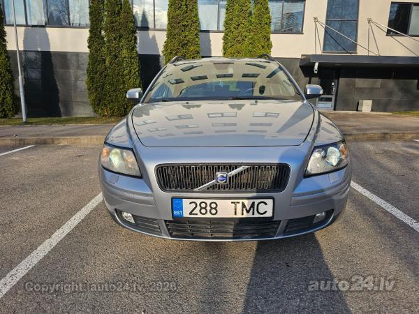 Pelēks Volvo V50 2006 Tartu, ar dzinēja tilpumu 2.00 L un nobraukumu 250 tūkst. km par 1999 €, foto 5 vietnē AUTOMOTO.COM.LV