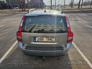 Pelēks Volvo V50 2006 Tartu, ar dzinēja tilpumu 2.00 L un nobraukumu 250 tūkst. km par 1999 €, foto 7 vietnē AUTOMOTO.COM.LV