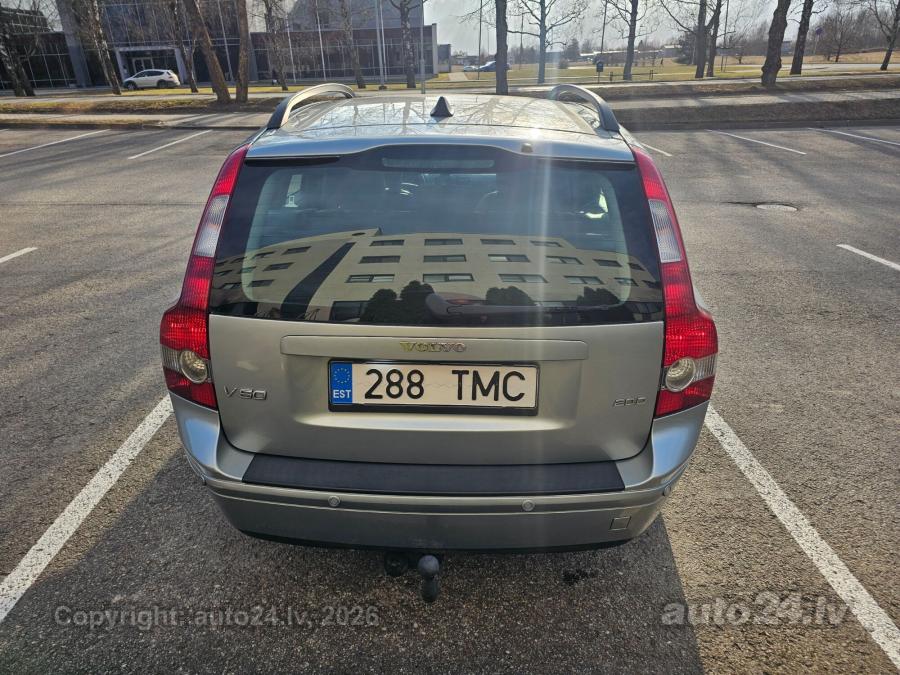 Pelēks Volvo V50 2006 Tartu, ar dzinēja tilpumu 2.00 L un nobraukumu 250 tūkst. km par 1999 €, foto 7 vietnē AUTOMOTO.COM.LV