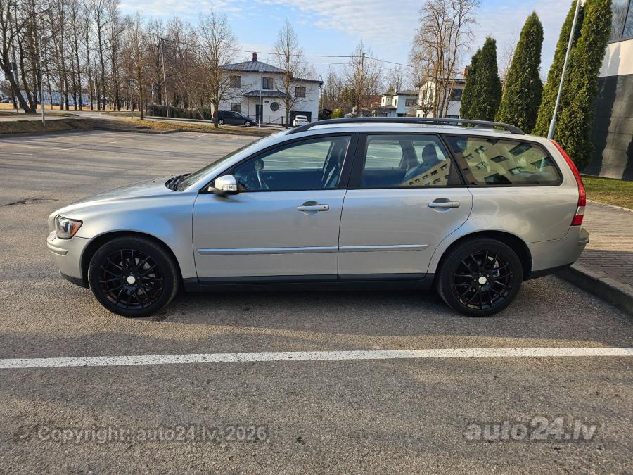 Pelēks Volvo V50 2006 Tartu, ar dzinēja tilpumu 2.00 L un nobraukumu 250 tūkst. km par 1999 €, foto 8 vietnē AUTOMOTO.COM.LV