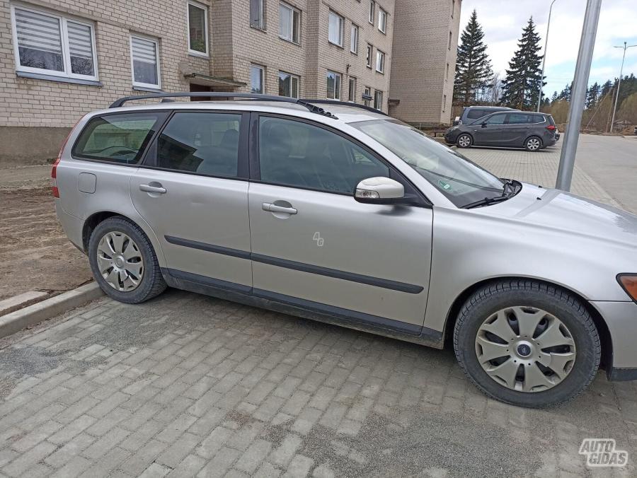 Grey Volvo V50 2006 in Vilnius, with an engine capacity of 1.60 L and mileage of 427 thousand km for 650 €, photo 4 on AUTOMOTO.COM.LV