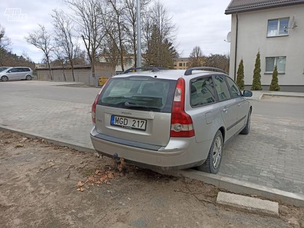 Grey Volvo V50 2006 in Vilnius, with an engine capacity of 1.60 L and mileage of 427 thousand km for 650 €, photo 4 on AUTOMOTO.COM.LV
