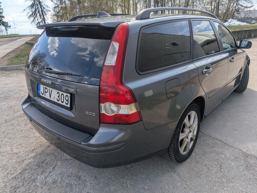 Pelēks Volvo V50 2006 Elektrėnai, ar dzinēja tilpumu 2.00 L un nobraukumu 423 tūkst. km par 1299 €, foto 4 vietnē AUTOMOTO.COM.LV