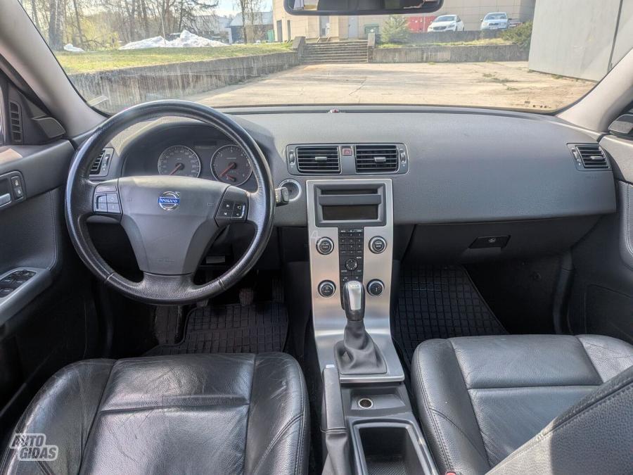 Pelēks Volvo V50 2006 Elektrėnai, ar dzinēja tilpumu 2.00 L un nobraukumu 423 tūkst. km par 1299 €, foto 7 vietnē AUTOMOTO.COM.LV