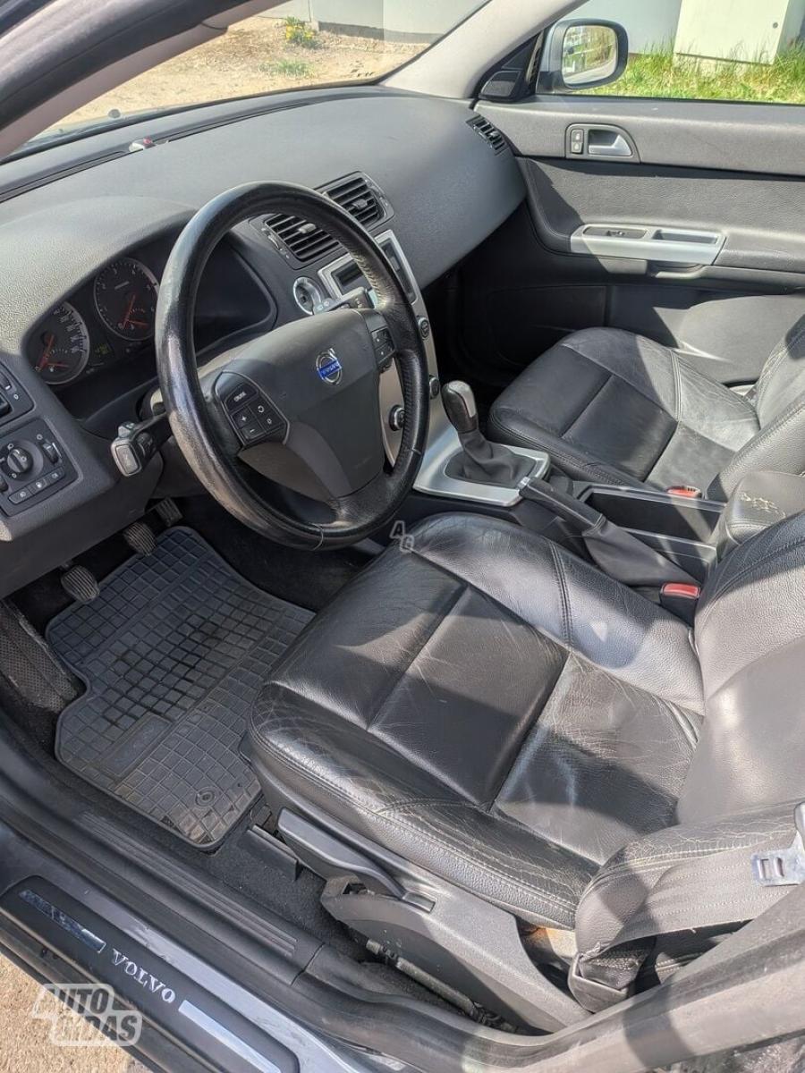 Pelēks Volvo V50 2006 Elektrėnai, ar dzinēja tilpumu 2.00 L un nobraukumu 423 tūkst. km par 1299 €, foto 8 vietnē AUTOMOTO.COM.LV