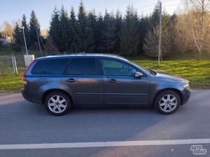 Grey Volvo V50 2006 in Raseiniai, with an engine capacity of 2.00 L and mileage of 200 thousand km for 960 €, photo 3 on AUTOMOTO.COM.LV