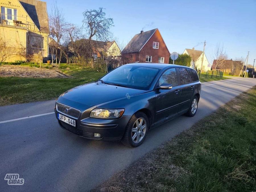 Grey Volvo V50 2006 in Raseiniai, with an engine capacity of 2.00 L and mileage of 200 thousand km for 960 €, photo 8 on AUTOMOTO.COM.LV